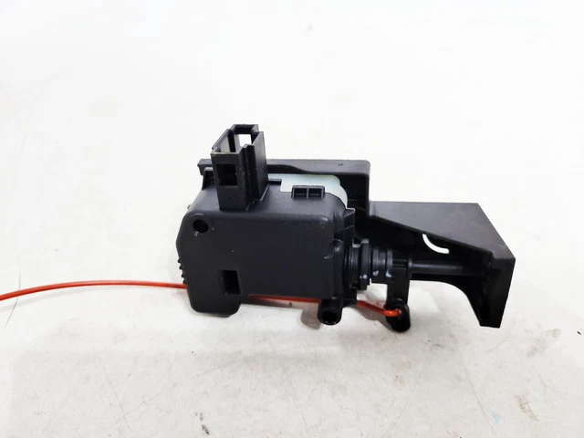 MERCEDES CLS W218 2012 Fuel Tank Filler Flap Actuator Motor A2048200072 ...
