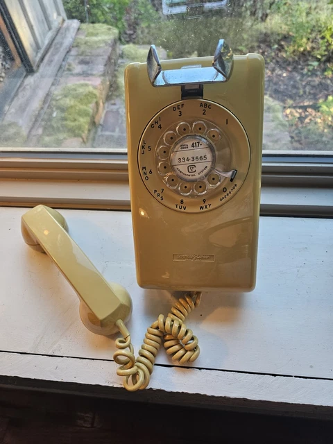VINTAGE STROMBERG CARLSON 1970’s Dk Cream & Chrome Rotary Wall Phone ...