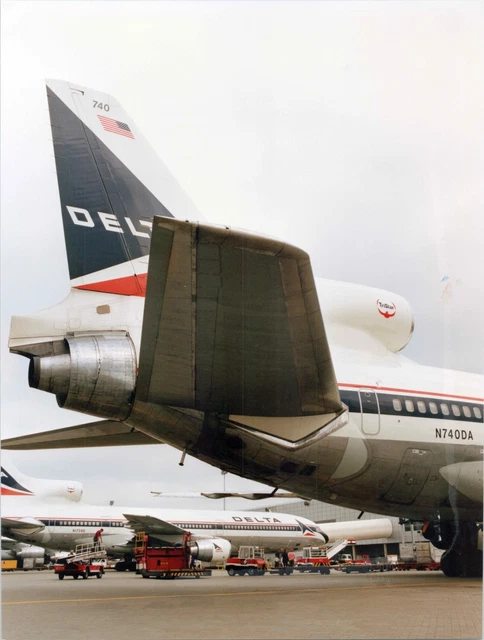DELTA AIR LINES Lockheed Tristar L-1011 Tail Original Vintage ...