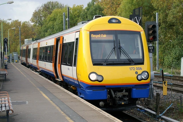 LONDON OVERGROUND 172006 Gospel Oak 2010 Rail Photo £2.70 - PicClick UK