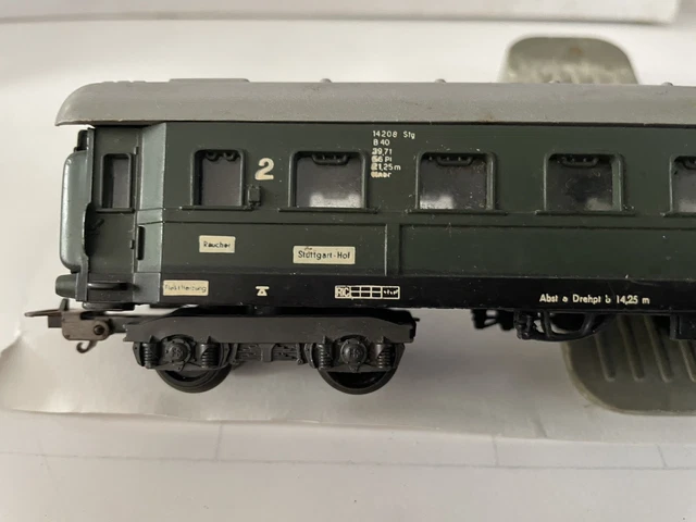 2X MARKLIN HO Scale Passenger Wagons 1 Blue 1 Green £17.22 - PicClick UK