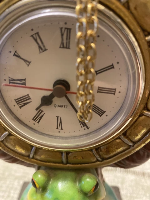 FROG TOAD HOLDING Pocket Watch Clock Digital $41.92 - PicClick AU