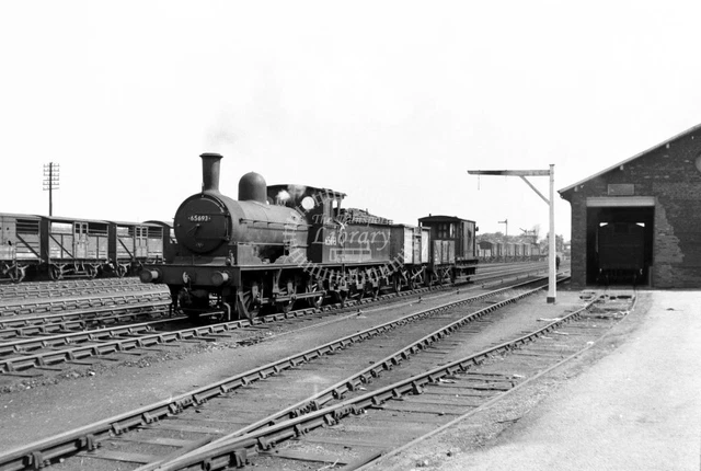 PHOTO BR BRITISH Railways Steam Locomotive Class J25 65693 at ...