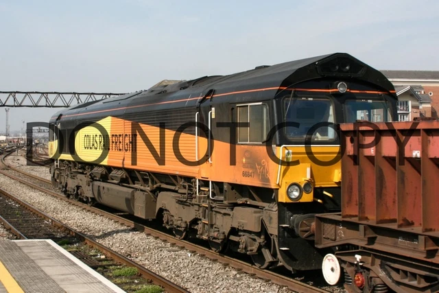 UK DIESEL TRAIN Railway Photograph Of Class 66 66847. Loco. Rm66-1021 £ ...