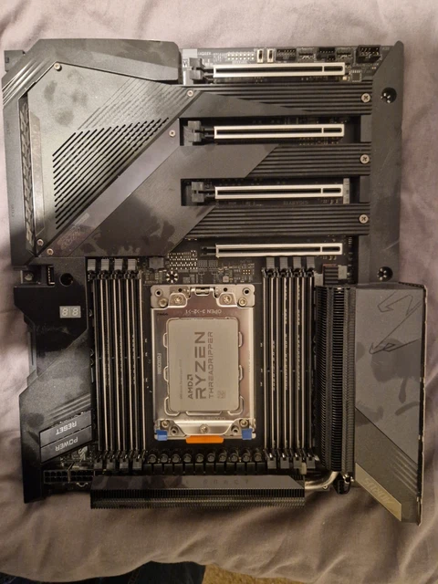 GIGABYTE TRX40 AORUS XTREME AMD Socket sTtrx4 ATX WiFi 6 £300.00 ...