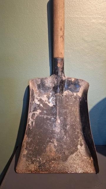 VINTAGE FIRING COAL Shovel Vintage Antique/steam Engine £25.00 ...