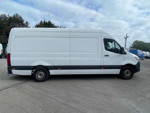 2022 MERCEDES-BENZ SPRINTER 3.5t H2 Progressive Van PANEL VAN Diesel ...