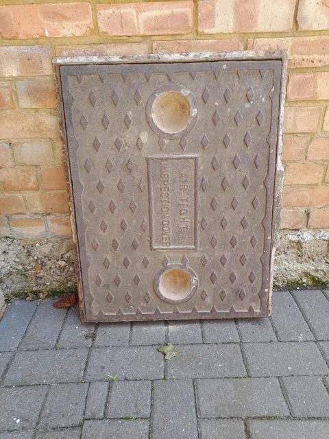 CAST IRON MANHOLE Inspection Drain Cover And Frame 656mm x 506mm £99.99 ...