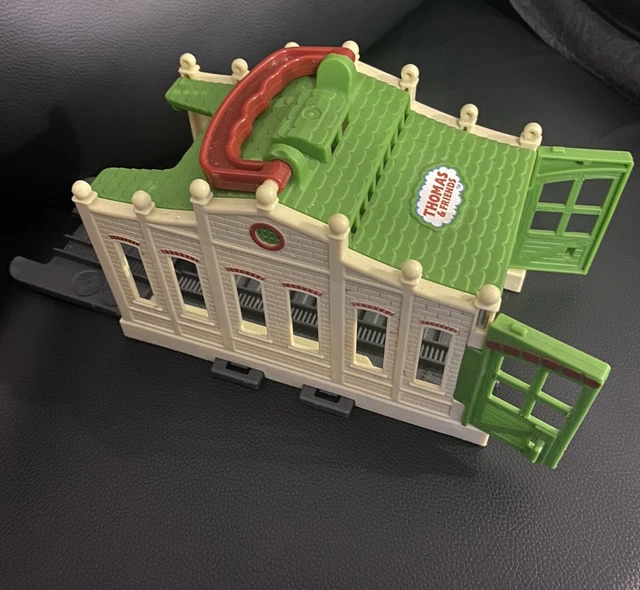 THOMAS THE TANK Engine Trackmaster Push Along Engine Train Shed Carry ...