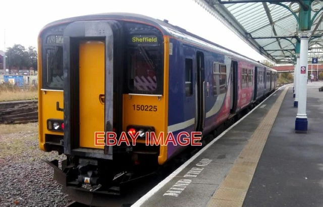 PHOTO BRIDLINGTON Railway Station Northern Class 150 No. 150225 At ...