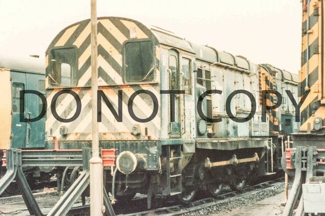 UK DIESEL TRAIN Railway Photograph Of Class 08 Shunter 08832. Rm08-595 ...