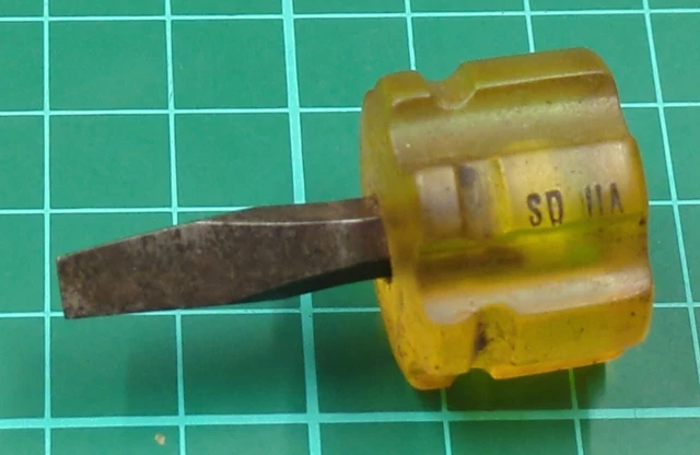 VINTAGE SNAP-ON MINI Extra Stubby Flathead / Slotted Screwdriver SD11A ...