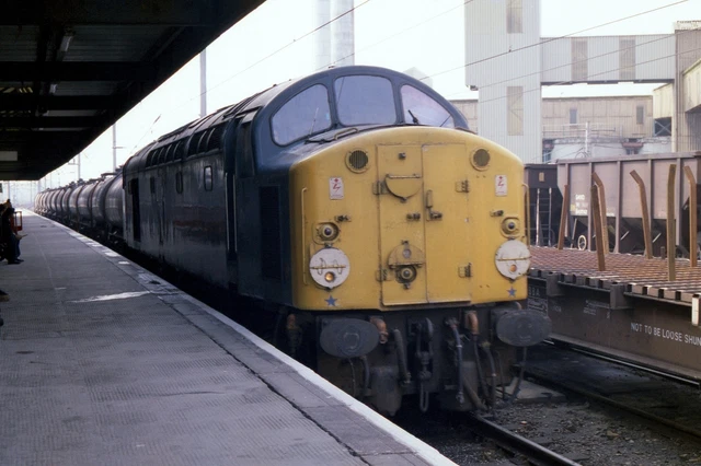 BRITISH RAIL CLASS 40074 Warrington Bank Quay 27/04/83 Rail Photo £2.70 ...