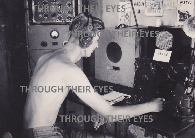 ORIGINAL PHOTO WW2 RAF radio / wireless operator 501 AMES Marsaxlokk ...