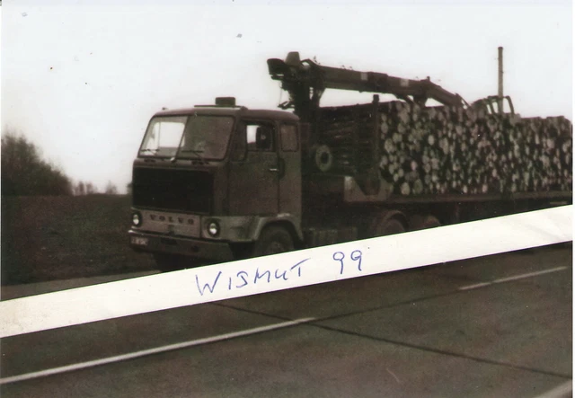 OLDTIMER-FOTO DDR VEB Forstwirtschaft Holztransport LKW Volvo F 89 ...