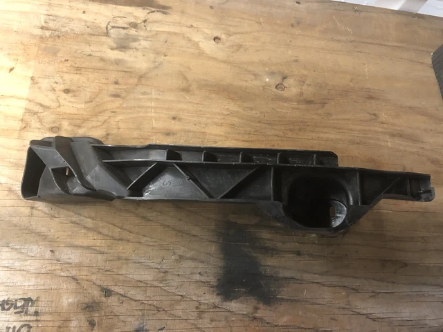 VW GOLF MK5 Drivers Side Front Bumper Support Bracket Guide 1K0807890A ...