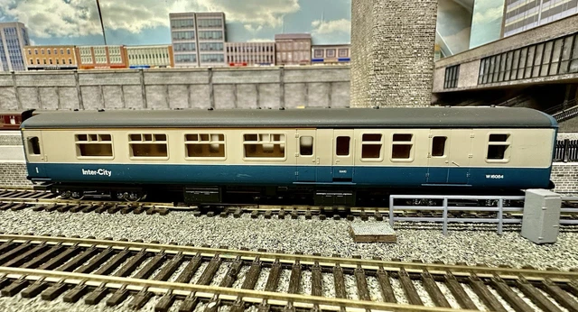 LIMA L305303W BR Blue Intercity Mk2 First Corridor Coach W16084 OO ...