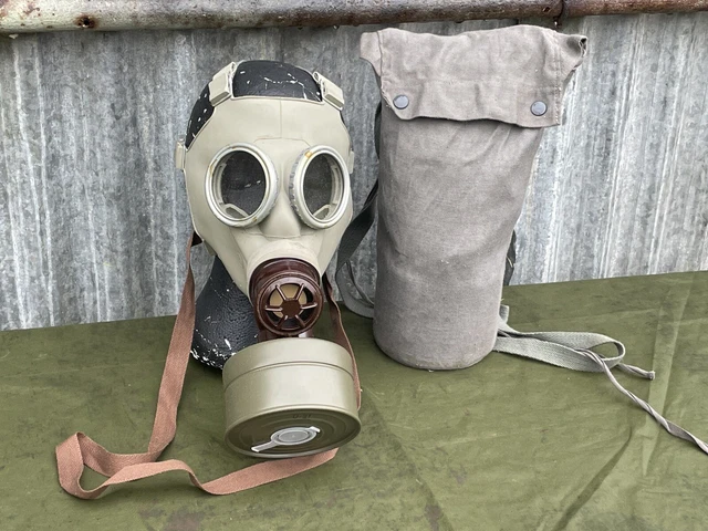 COLD WAR VINTAGE Czech Cm-3 Civil Defence Gas Mask + Filter Size S M £ ...