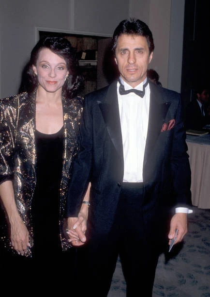VALERIE HARPER AND husband Tony Cacciotti attend the 41st An - 1989 Old ...