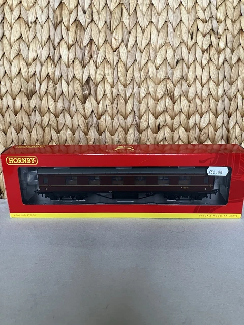 BOXED HORNBY 00 Scale Model Railway R4234A Corridor 1st class Coach m ...
