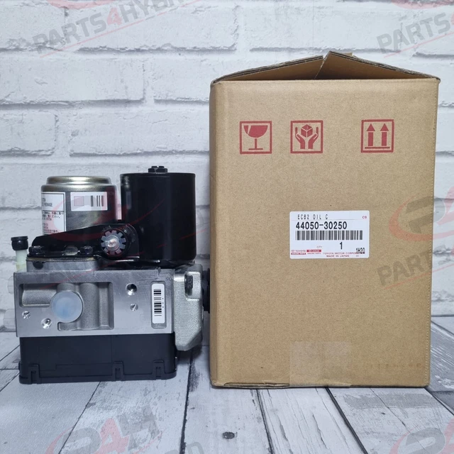 GENUINE TOYOTA ESTIMA Brake Actuator 44050-30250 Brake Booster Fits ...