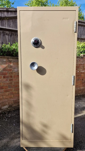 CHUBB MANIFOIL MARK IV Safe Ex-MoD £137.00 - PicClick UK