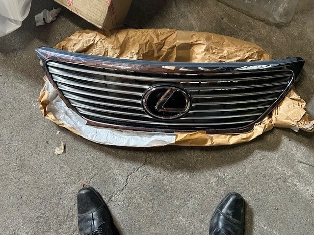 LEXUS LS460 FRONT Grill Radar Cruise Emblem USF40 UVF45 $415.48 ...