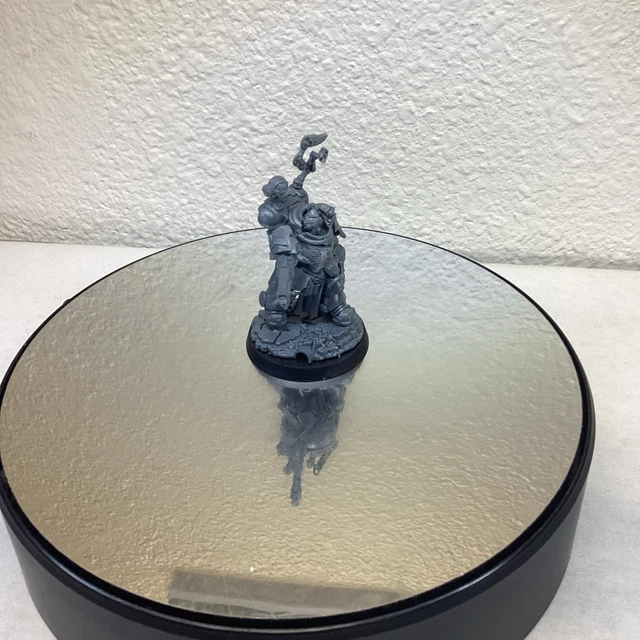 WARHAMMER 40K SPACE Marine Apothecary Biologis model built and ...
