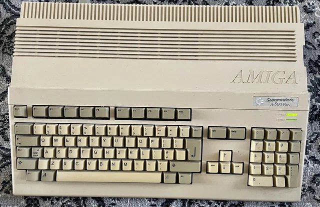 COMMODORE AMIGA A500 plus £80.00 - PicClick UK