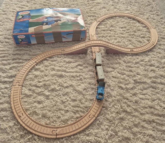 VINTAGE 1997 THOMAS The Tank Engine Wooden Railway Figure 8 Set All ...