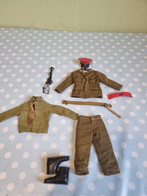 VINTAGE ORIGINAL ACTION MAN ROYAL MILITARY POLICE MP UNIFORM £57.50 ...
