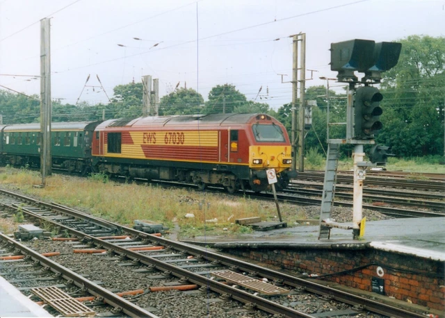 DIESEL TRAIN RAILWAY Photo Picture Of A Ews Class 67 Photograph Of ...
