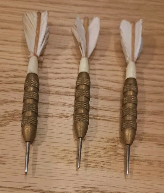 LOT DE 3 Fléchettes Anciennes en Laiton avec Plumes - Collection EUR 20 ...