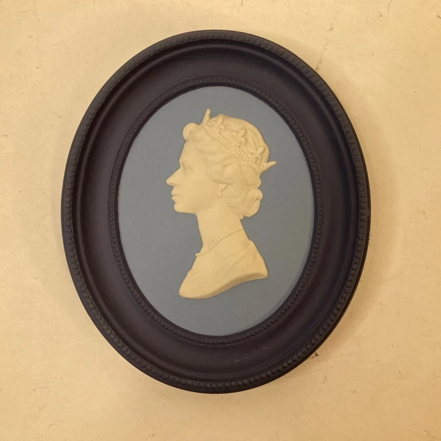 1977 WEDGWOOD TRICOLOR Jasperware Queen Elizabeth Silver Jubilee Plaque ...
