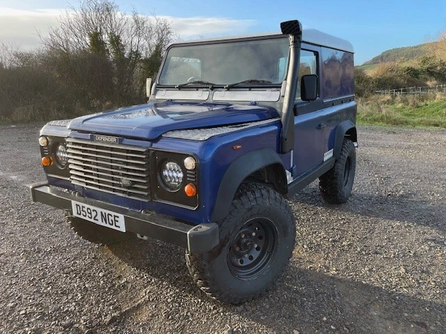 LAND ROVER DEFENDER 90 300tdi auto galvanised chassis & bulkhead full ...