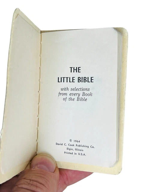 1964 MINIATURE “THE Little Bible” holy Bible with pictures David Cook ...