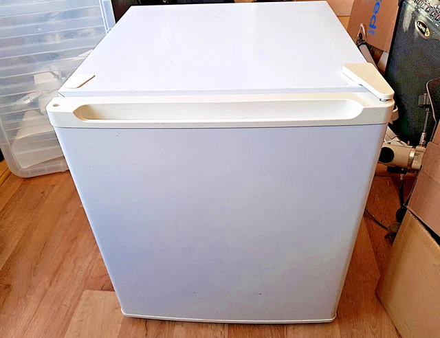 ARGOS TABLE TOP mini fridge - mancave, camping, etc - close toM1 J30 ...