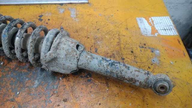 HONDA CR-V MK1 Offside Drivers Right Rear Suspension Strut Leg 1997 ...