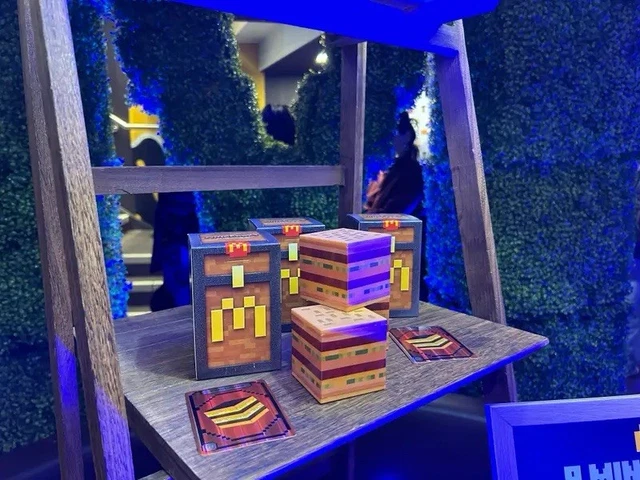 MCDONALD’S MINECRAFT MOVIE Meal - BIG MAC CRYSTAL Burger Toy With Code ...