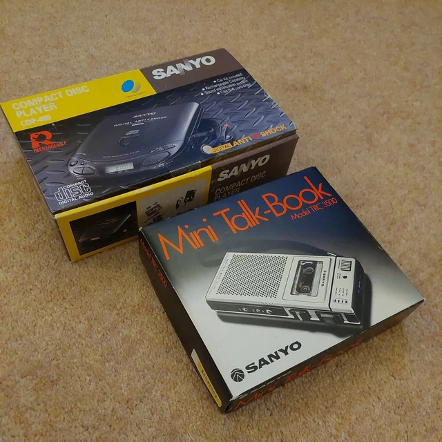 SANYO TRC-3500 MINI TALK-BOOK Micro Cassette Recorder + Sanyo CD player ...