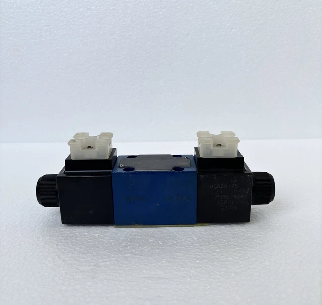 BOSCH REXROTH R900551703 Solenoid Actuated Direction Spool Valve 110V ...
