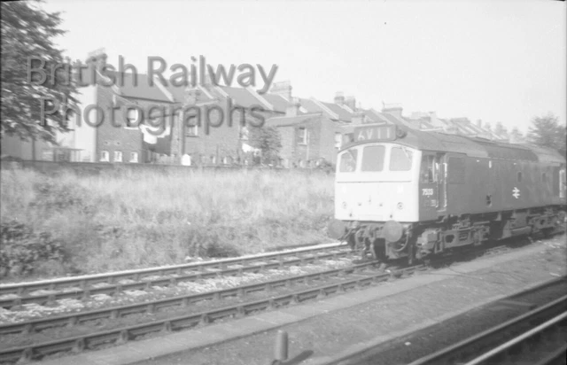 LARGER NEGATIVE BRITISH Railways Diesel Loco D7533 Class 25 Willesden ...