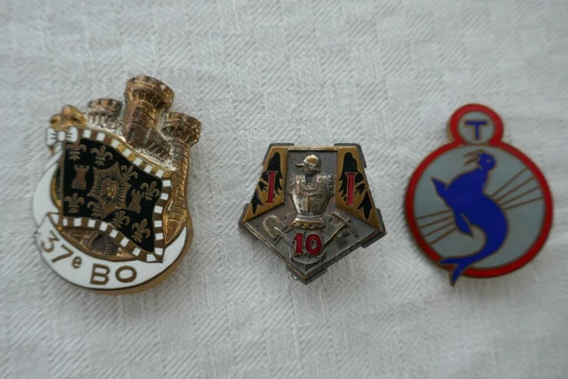 MILITARY INSIGNIA OF the Engineering Battalion 37° B.O 10° RG 80 ...