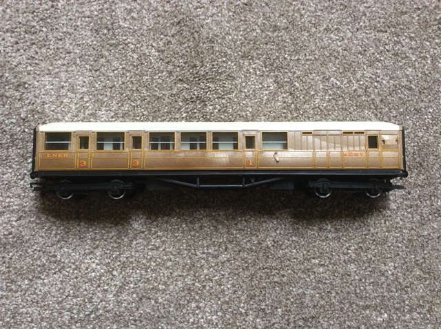 HORNBY LNER '00' Gauge Teak composite Coach. £9.71 - PicClick UK