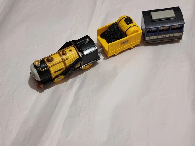 THOMAS TANK & Friends Trackmaster REVOLUTION STEPHEN THE ROCKET TRAIN & COACH . £19.99 - PicClick UK