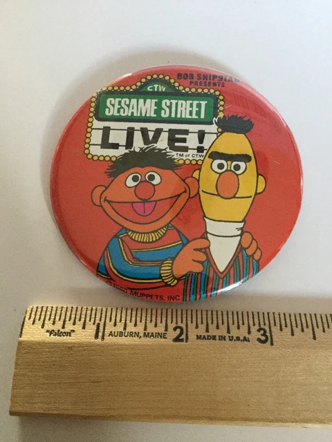 VINTAGE BUTTON PIN Sesame Street Live 1980 Muppets Burt Ernie $19.00 ...