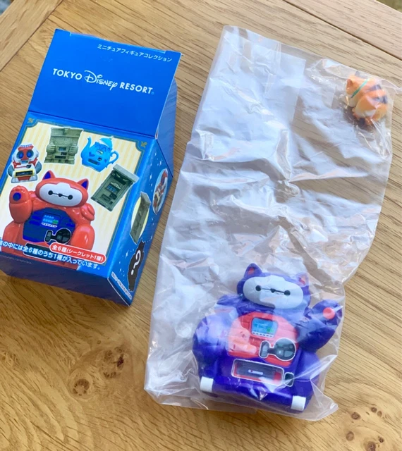 DISNEY TOKYO COLLECTIBLE Vending Machine Suprise blind box (blue Baymax ...