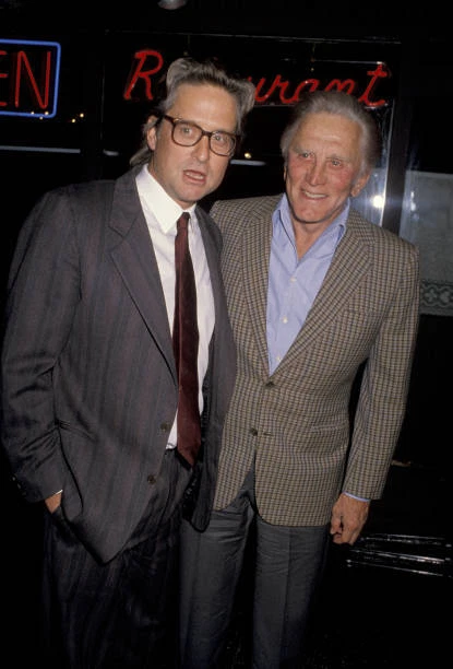 MICHAEL DOUGLAS & Kirk Douglas at Comedian Jackie Mason Open - 1990 Old ...