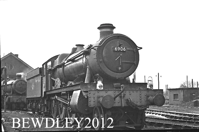 NEGATIVE 35MM GWR 6906 "CHICHELEY HALL" IMAGE TAKEN ON BANBURY SHED ...