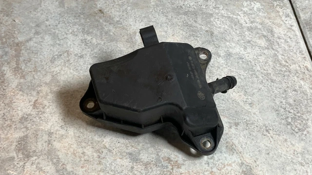 ORIGINAL MERCEDES BENZ M272 Crankcase Breather Oil Separator ...